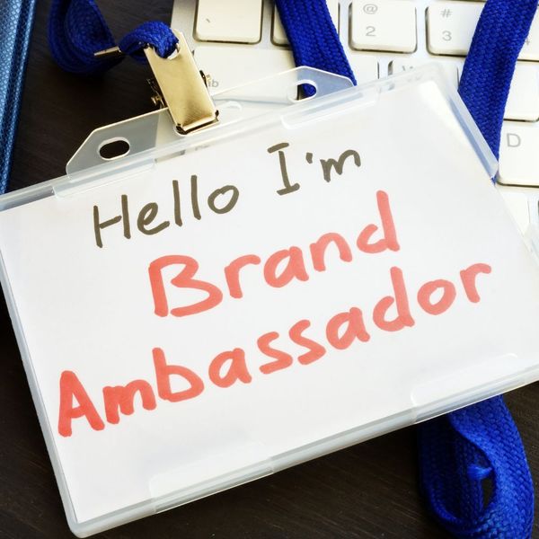 How to Create Successful Ambassador Programs [Step-by-Step Guide]